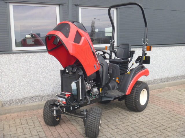 Yanmar SA221 4wd HST • VM Service