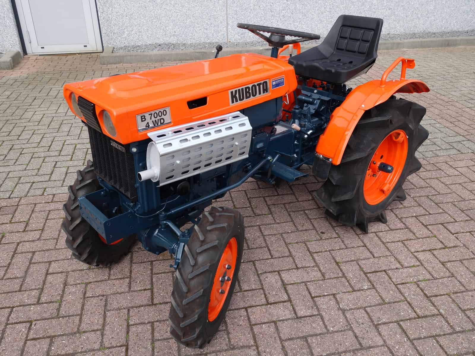 Kubota B7000 4wd • VM Service