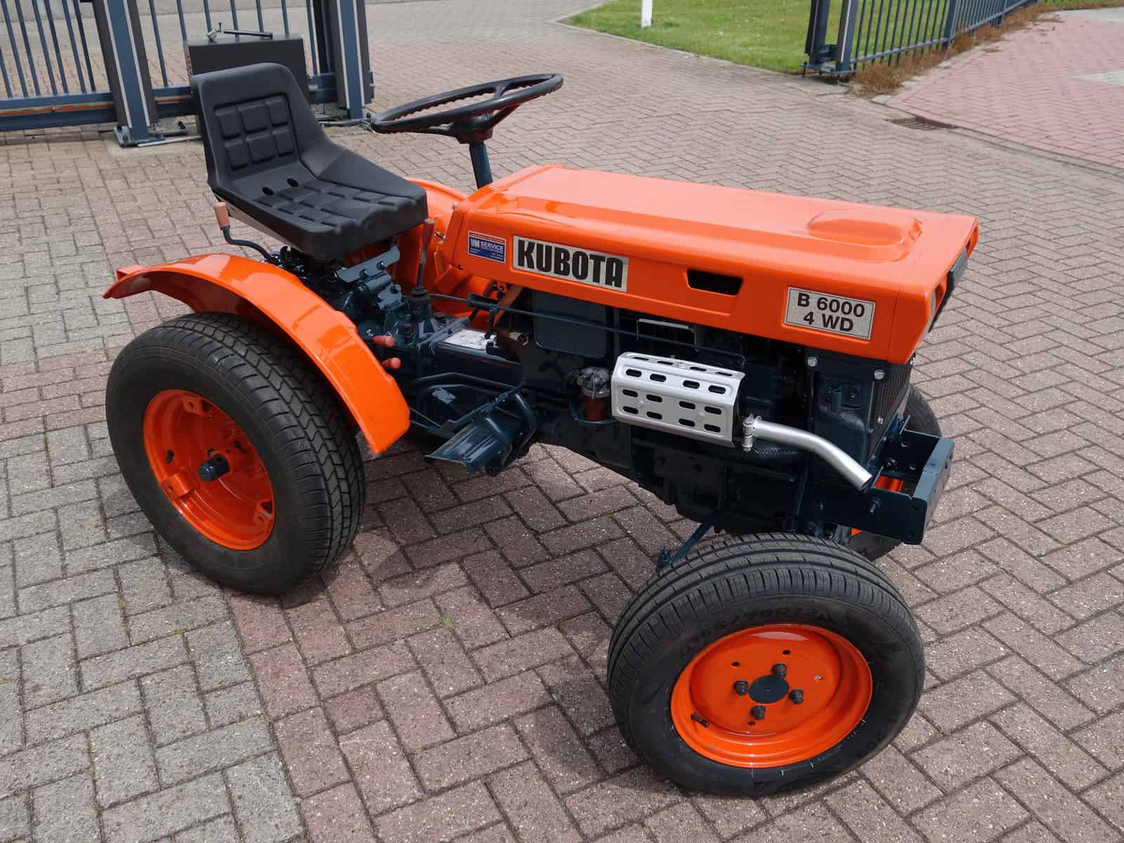 Kubota B6000 4wd • VM Service