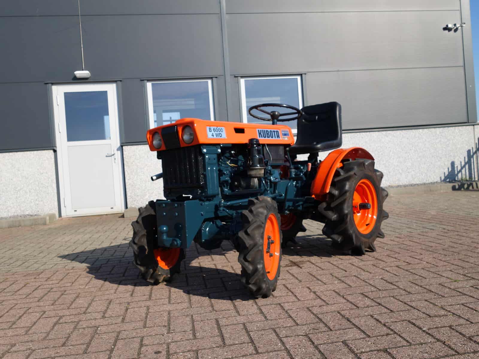 Kubota B6000 4wd • VM Service