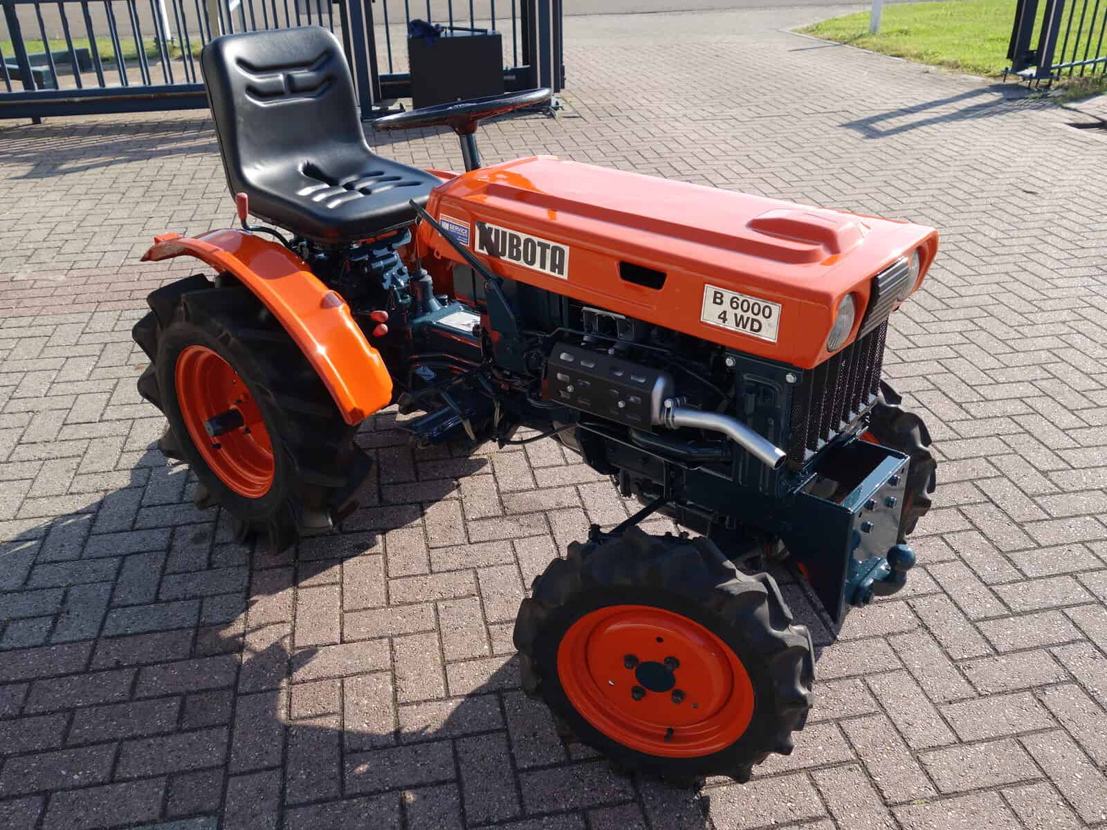 Kubota B6000 4wd • VM Service