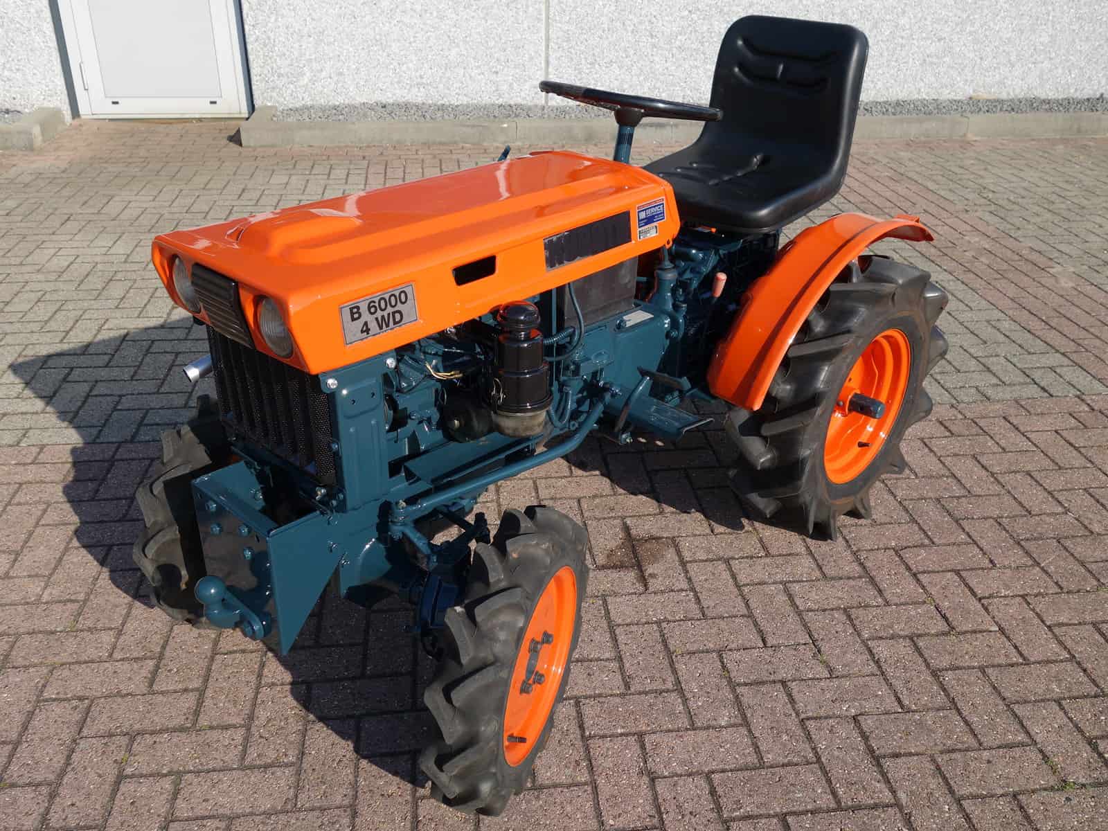 Kubota B6000 4wd • VM Service