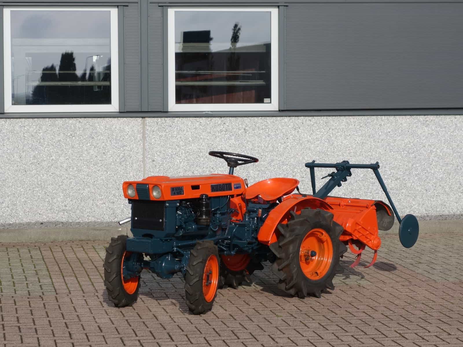 Kubota B6000 4wd • VM Service