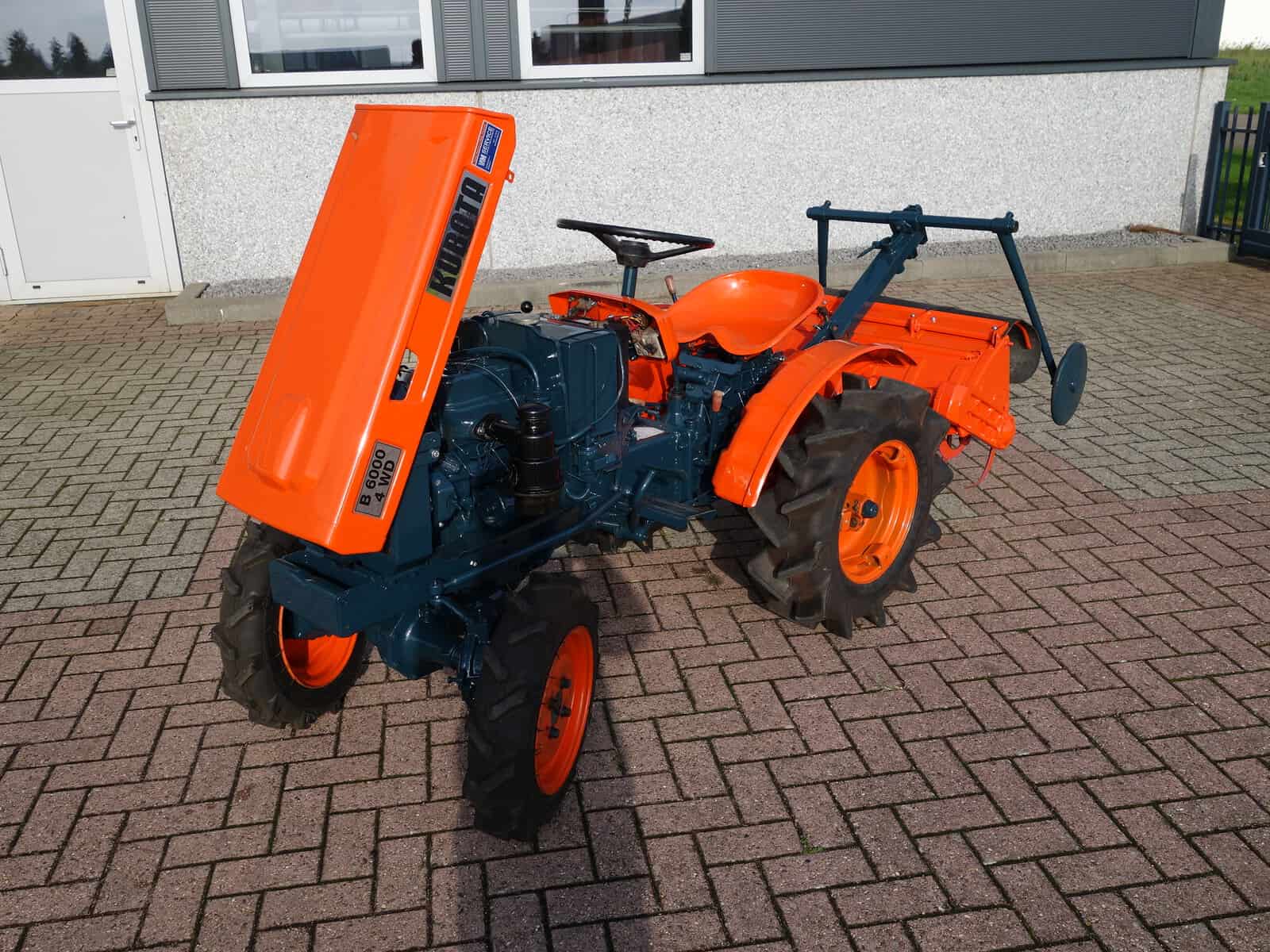 Kubota B6000 4wd • VM Service