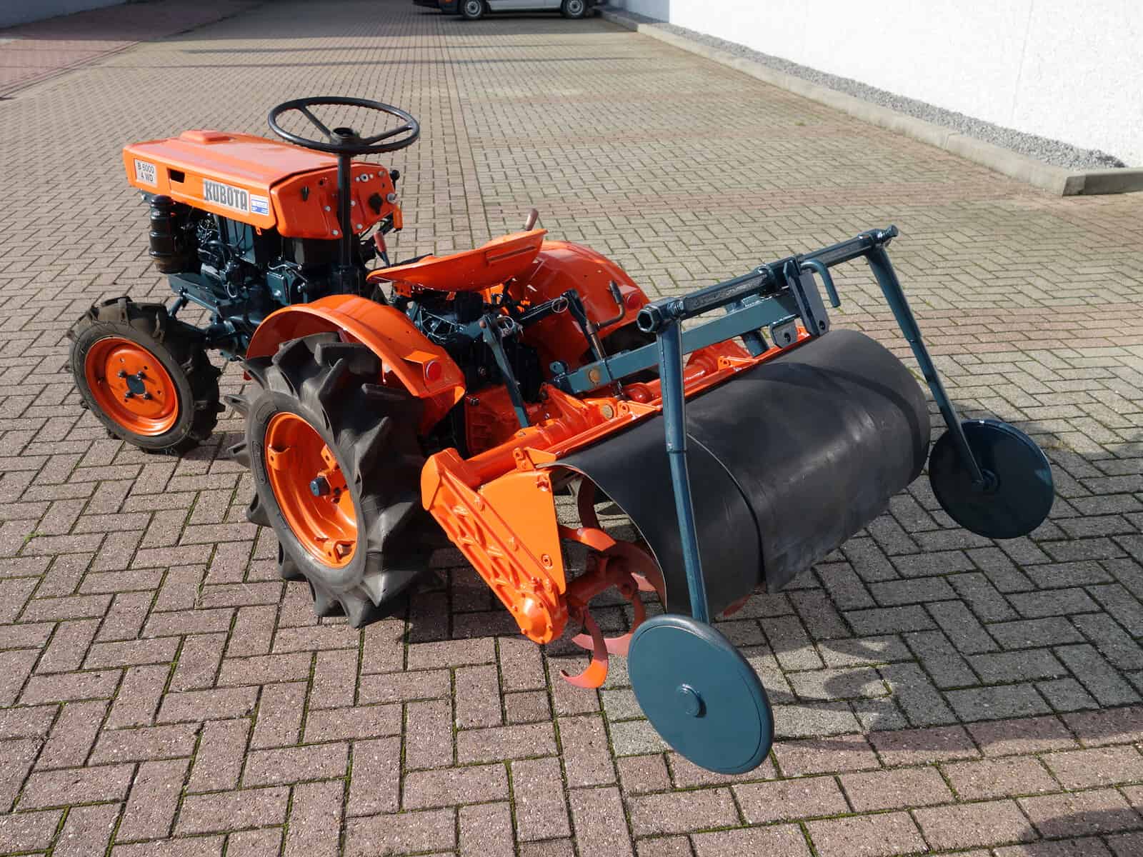 Kubota B6000 4wd • VM Service