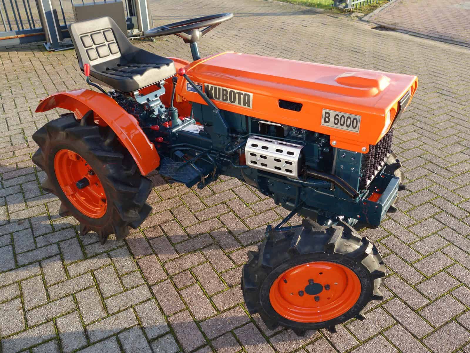 Kubota B6000 4wd • VM Service