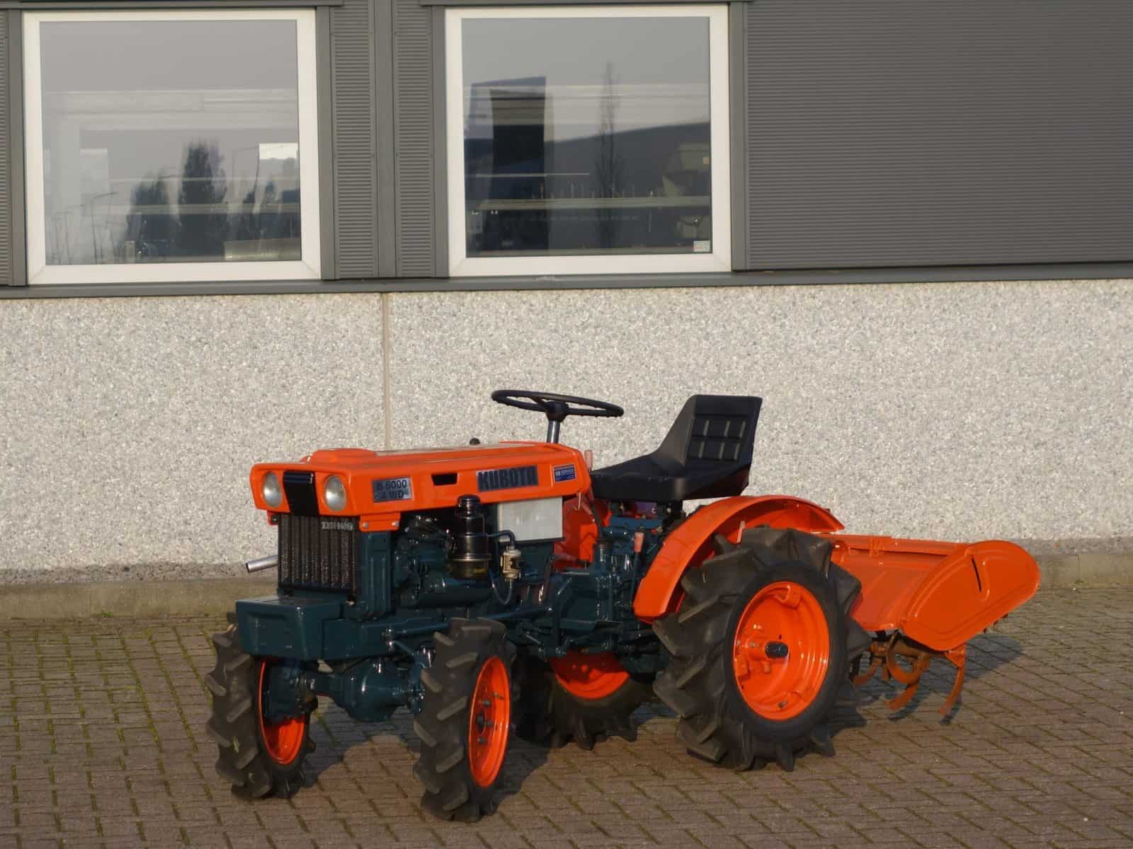 Kubota B6000 4wd • VM Service
