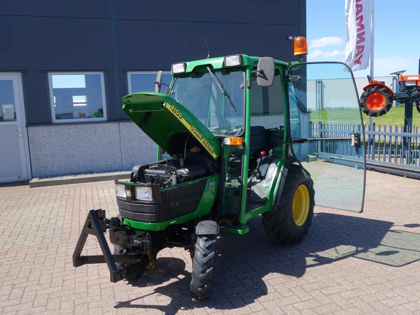 John Deere 4100 4wd HST • VM Service