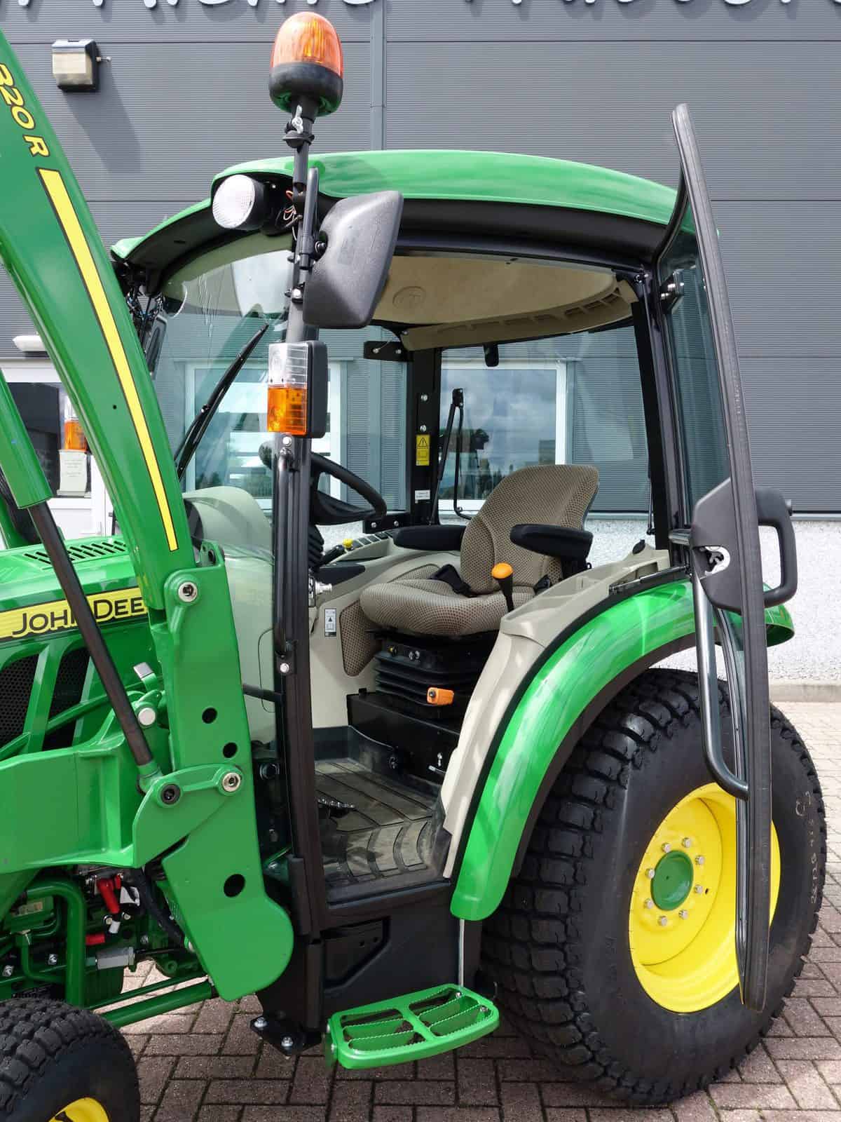John Deere 3045R 4wd HST • VM Service