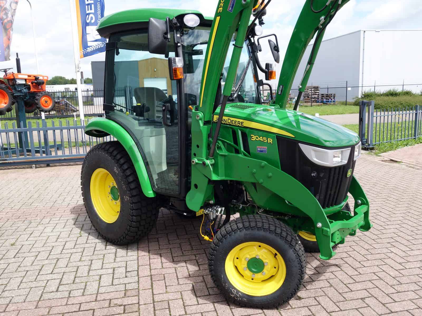 John Deere 3045R 4wd HST • VM Service
