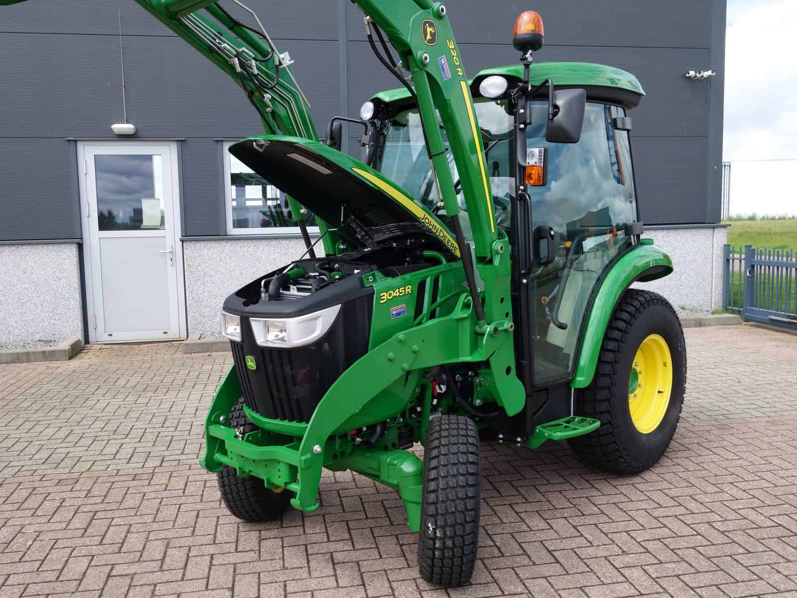 John Deere 3045R 4wd HST • VM Service