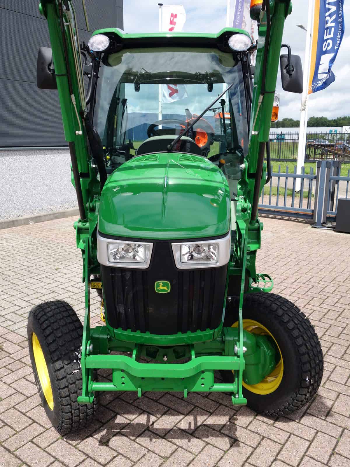 John Deere 3045R 4wd HST • VM Service