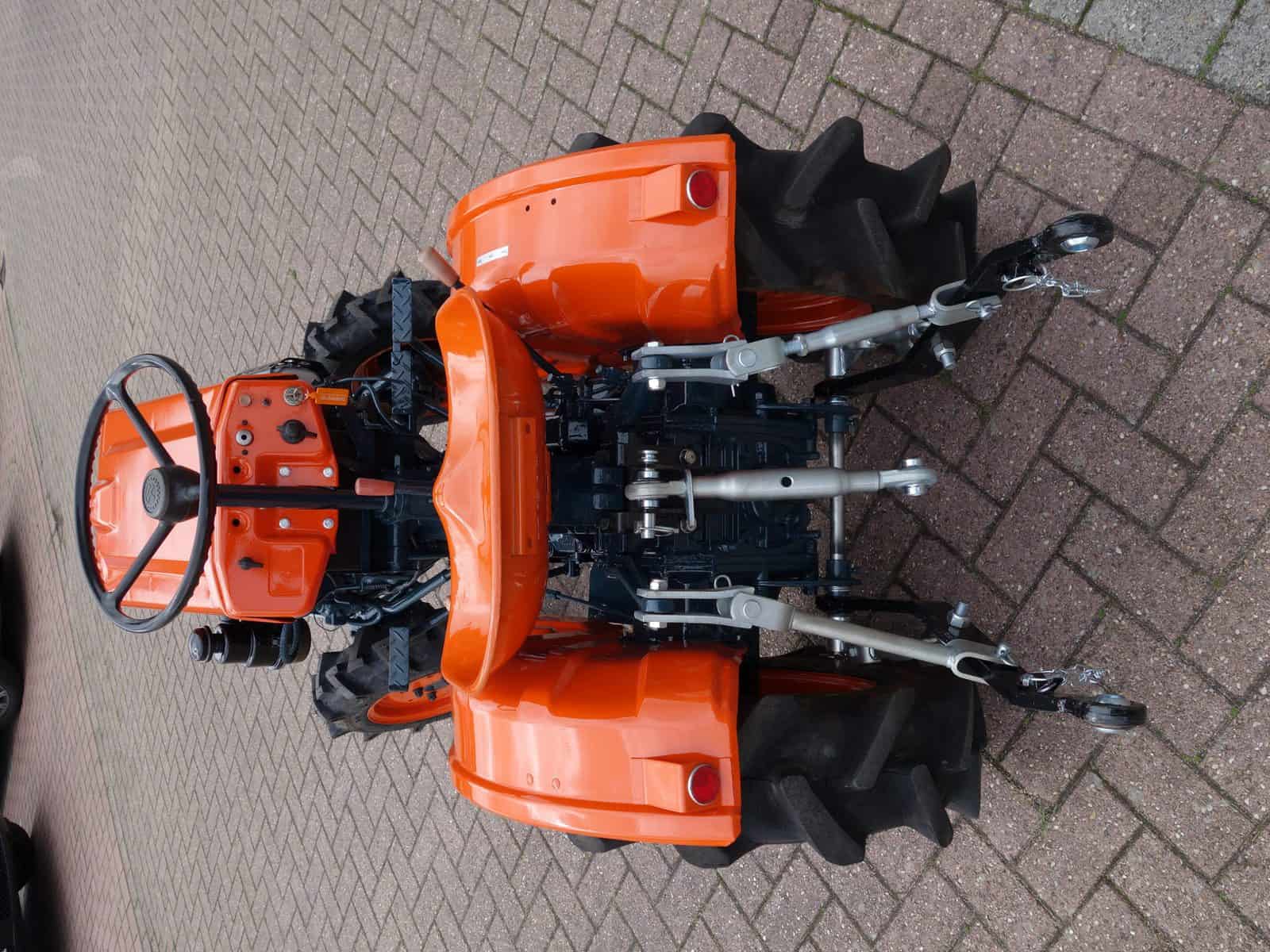 Kubota B6000 4wd • VM Service