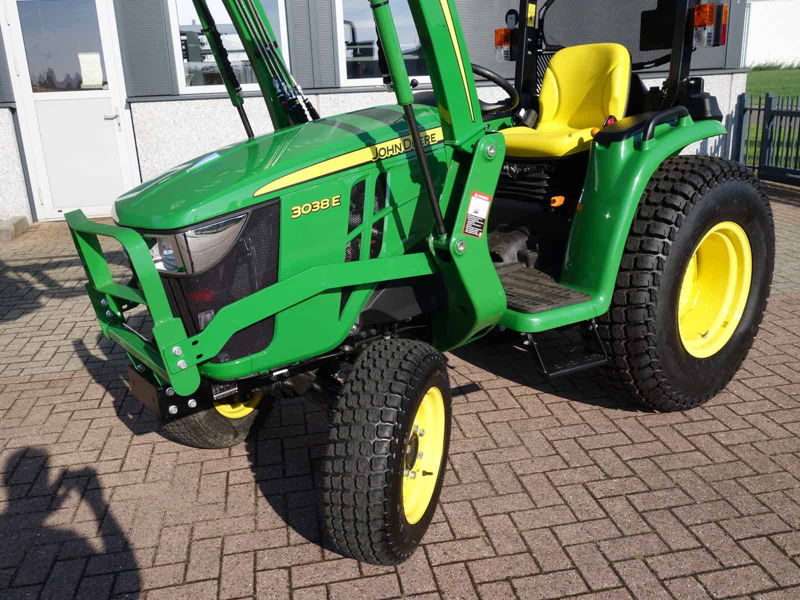 John Deere 3038e 4wd HST • VM Service