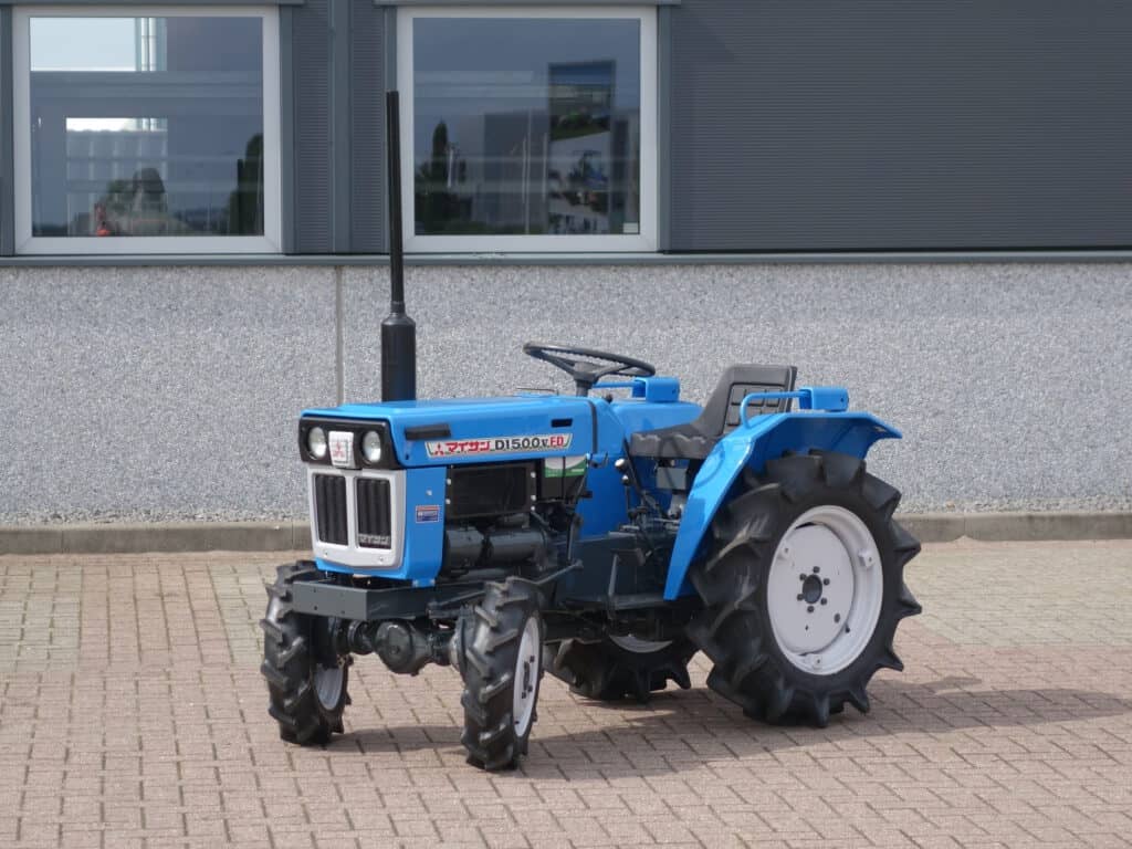 Mitsubishi D1500 4wd • VM Service