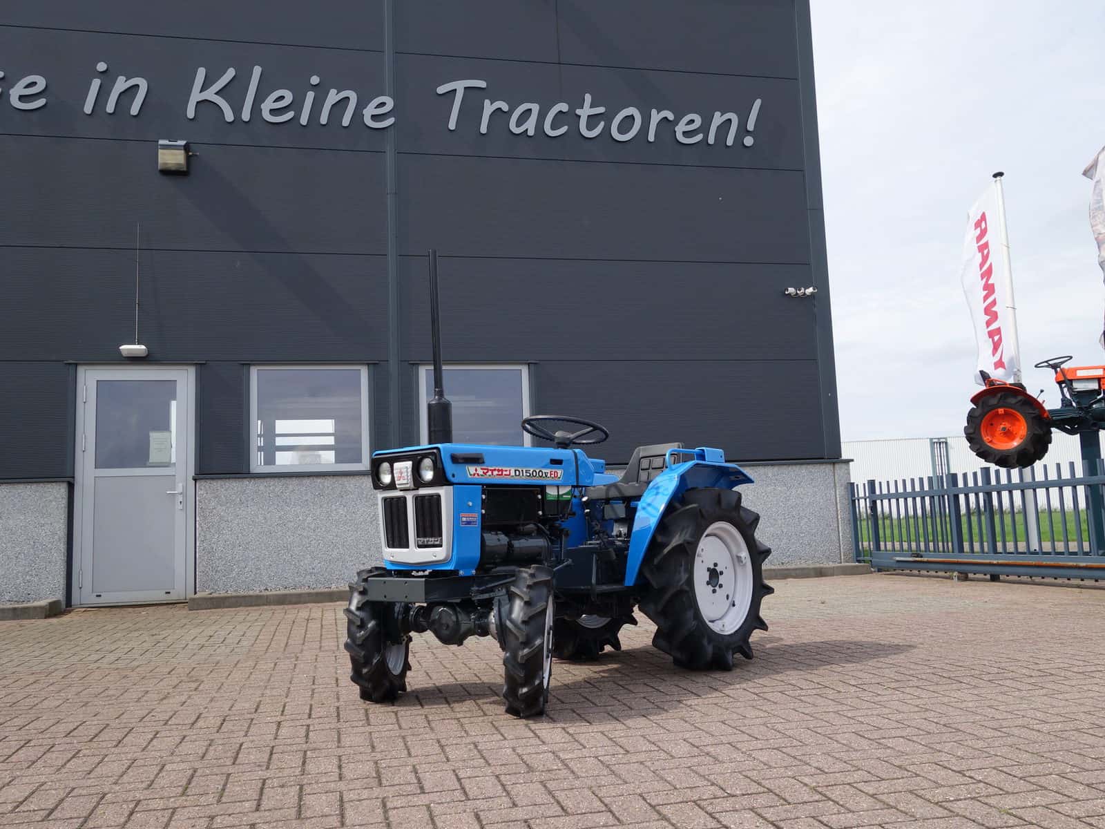 Mitsubishi D1500 4wd • VM Service