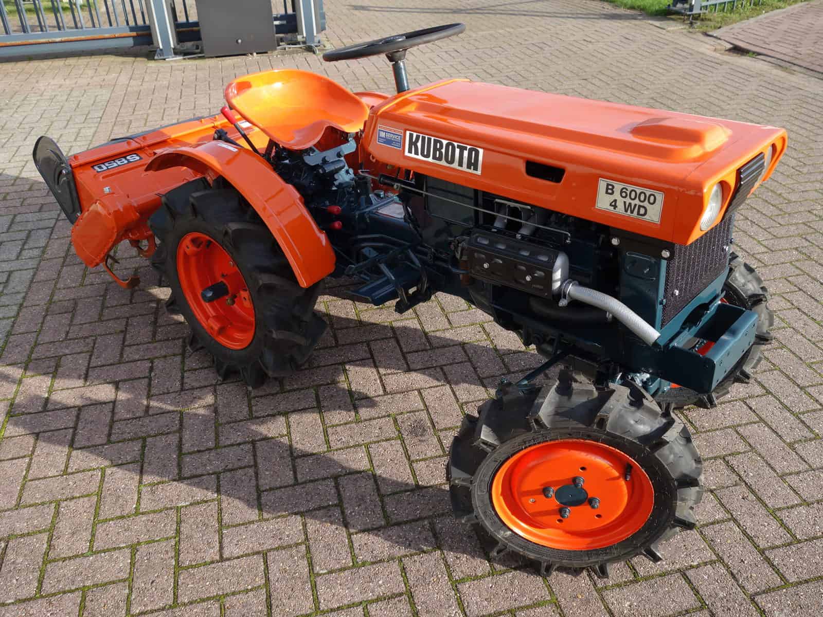 Kubota B6000 4wd • VM Service