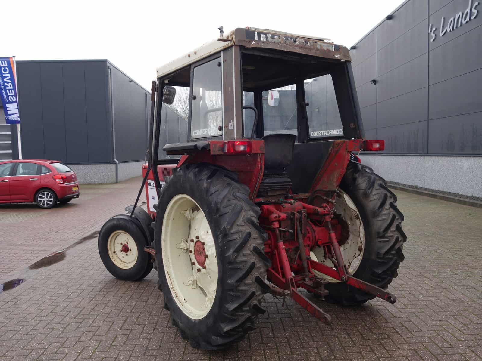 International 744 2wd • VM Service