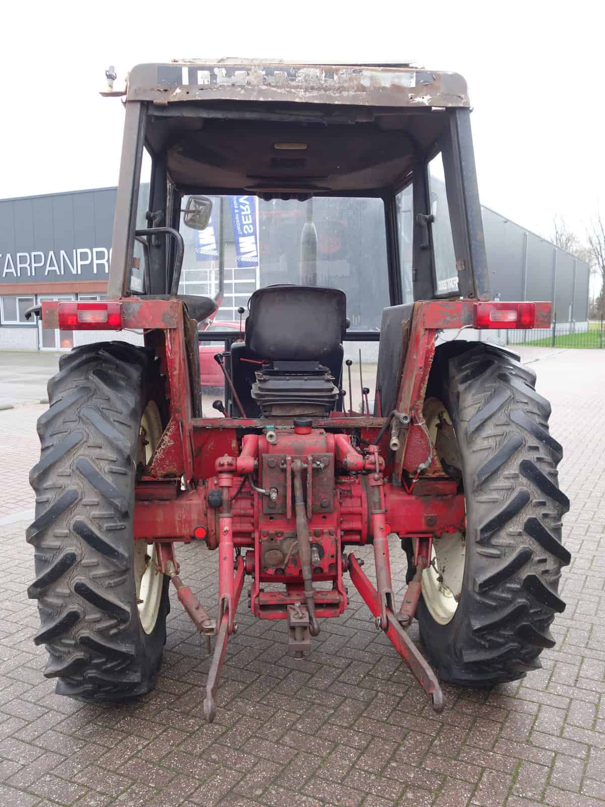 International 744 2wd • VM Service