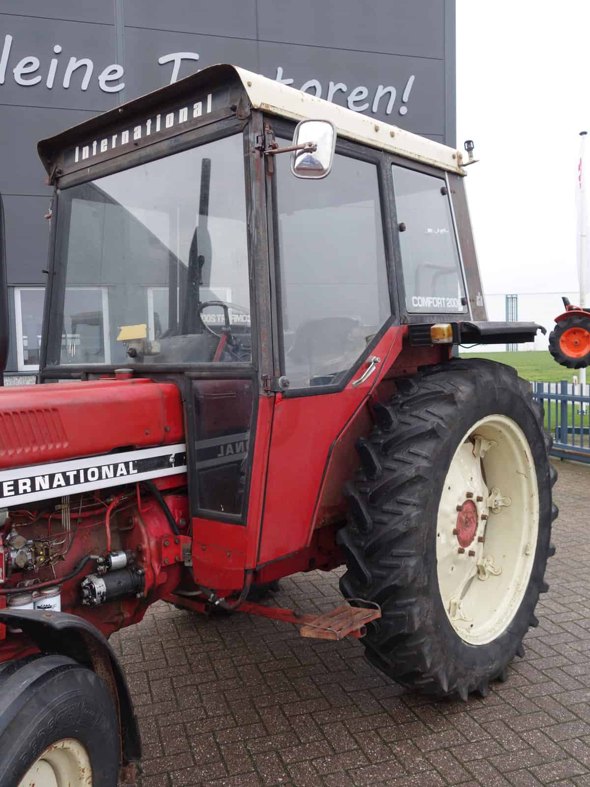 International 744 2wd • VM Service