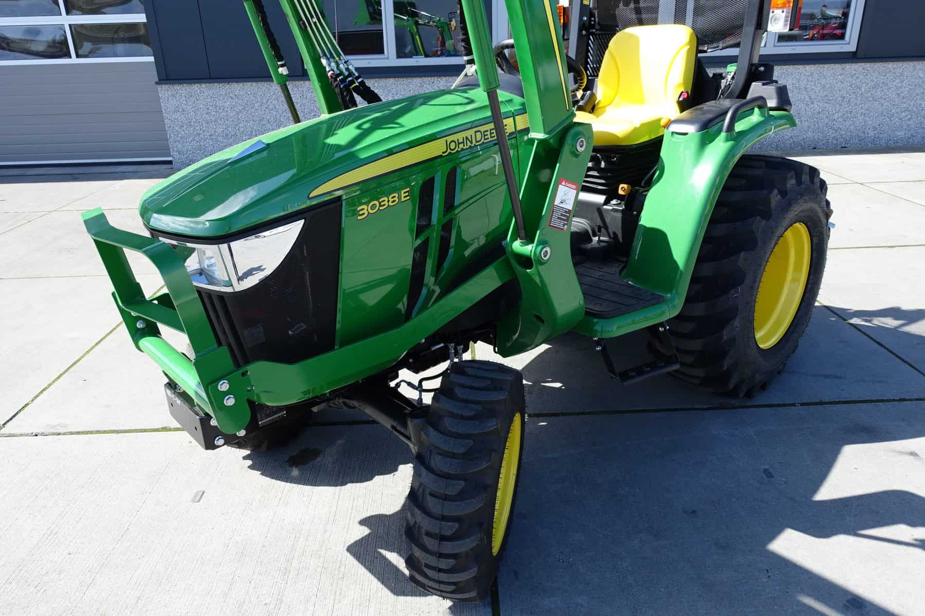 John Deere 3038e 4wd HST • VM Service