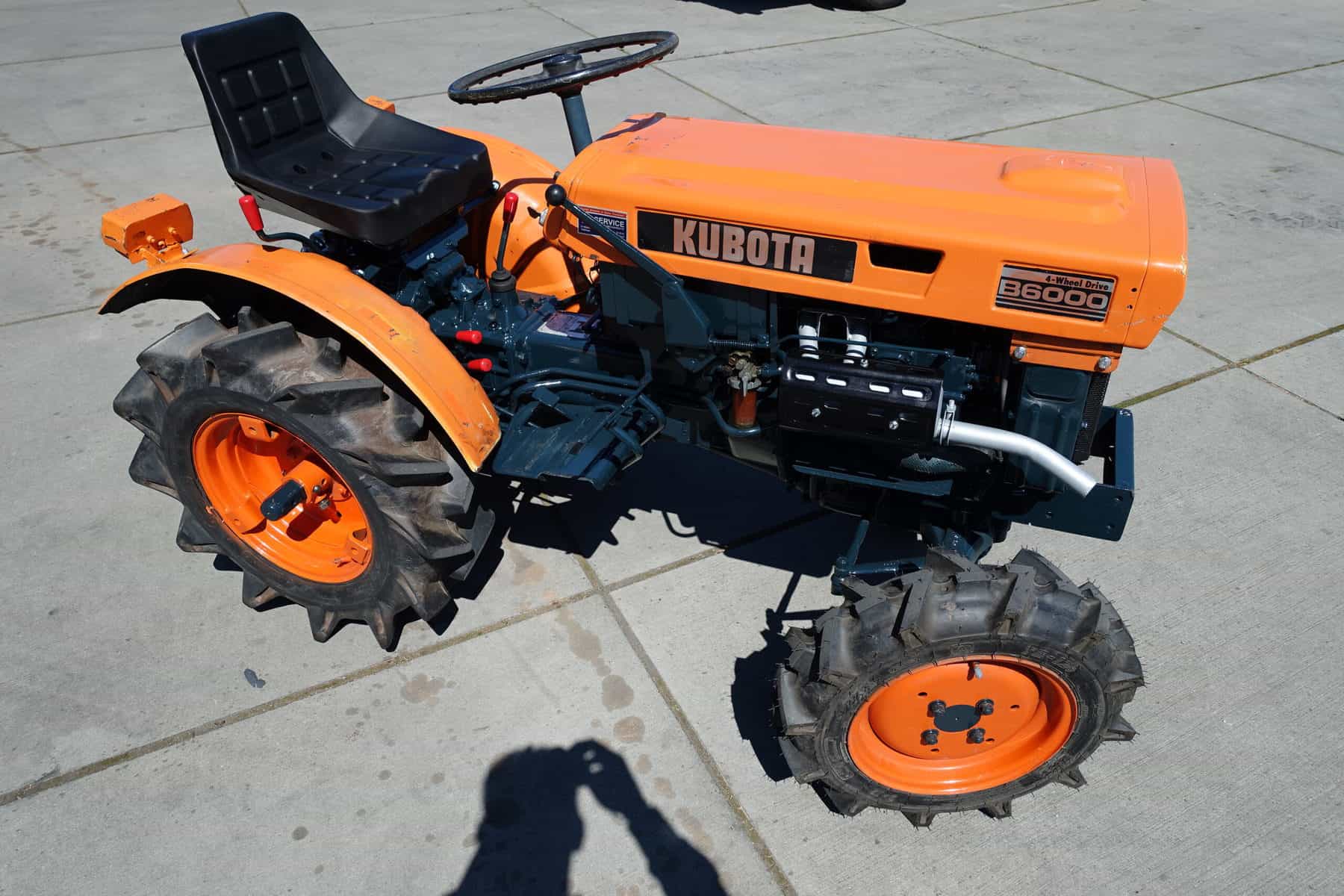Kubota B6000 4WD • VM Service