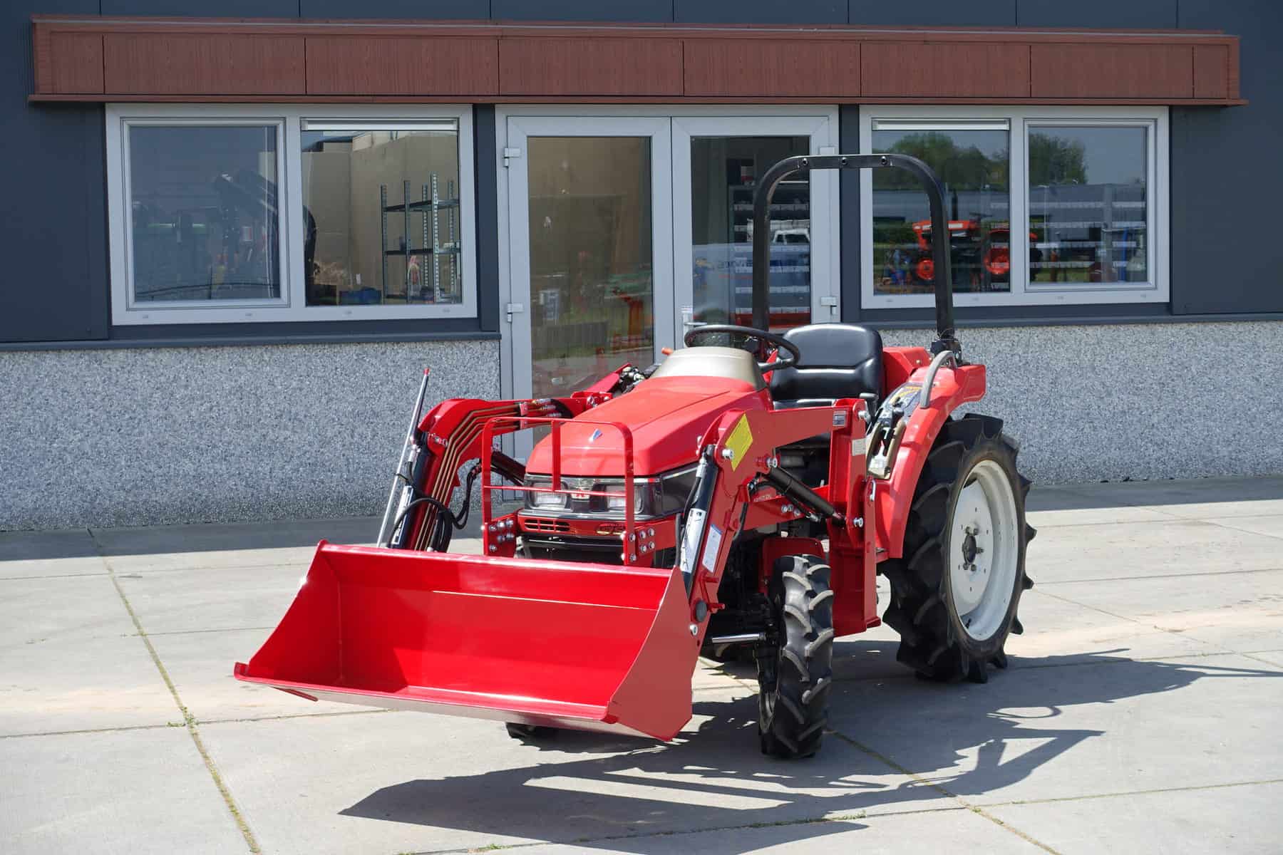 Mitsubishi MT200 4wd • VM Service