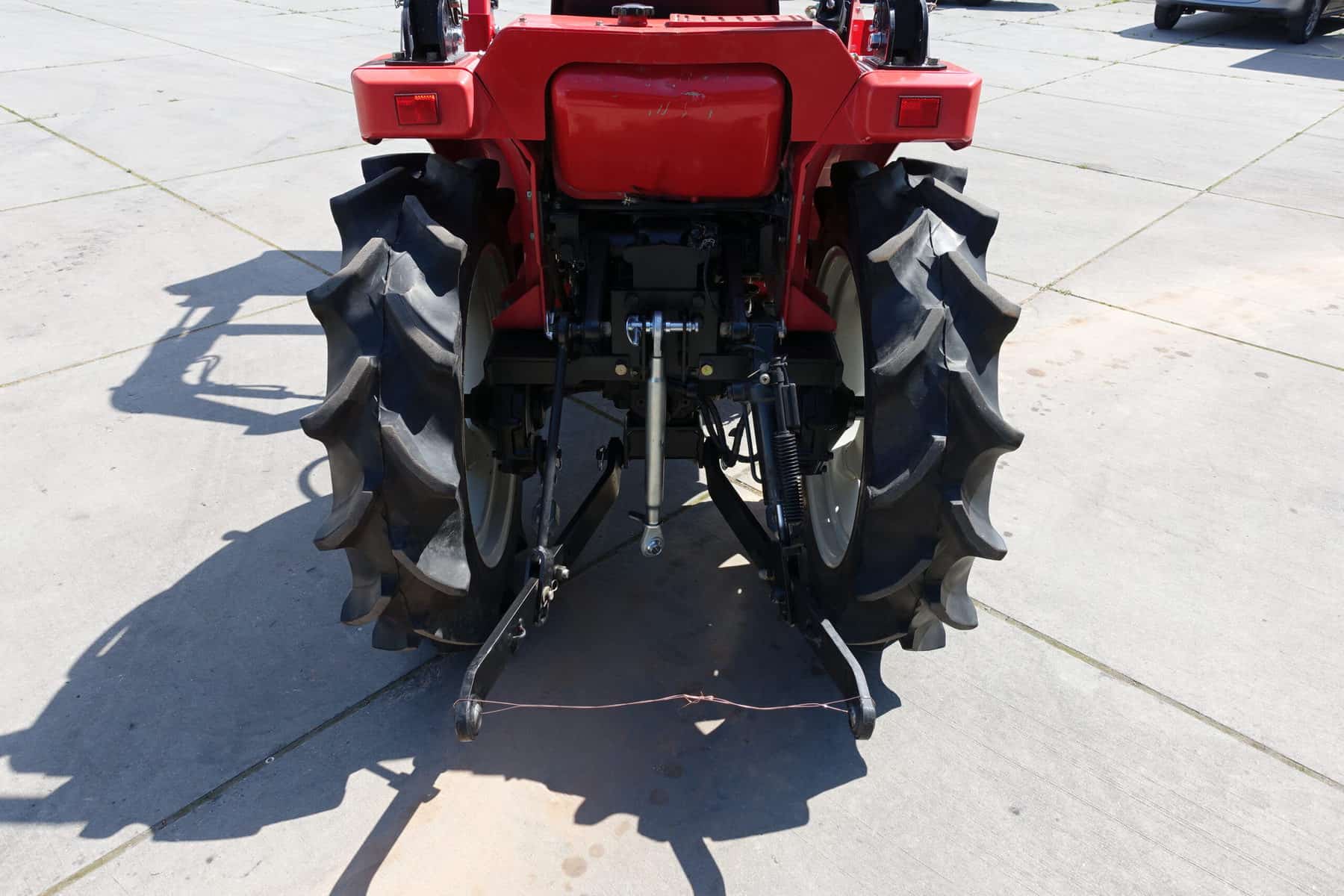 Mitsubishi MT200 4wd • VM Service