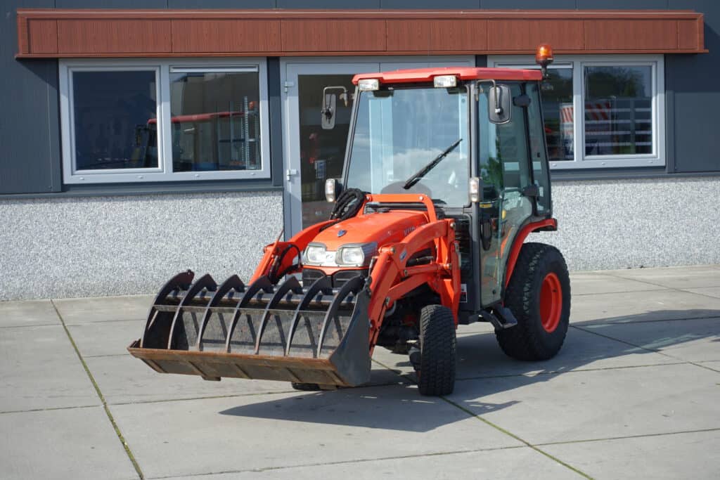 Kubota B2230 4wd HST • VM Service
