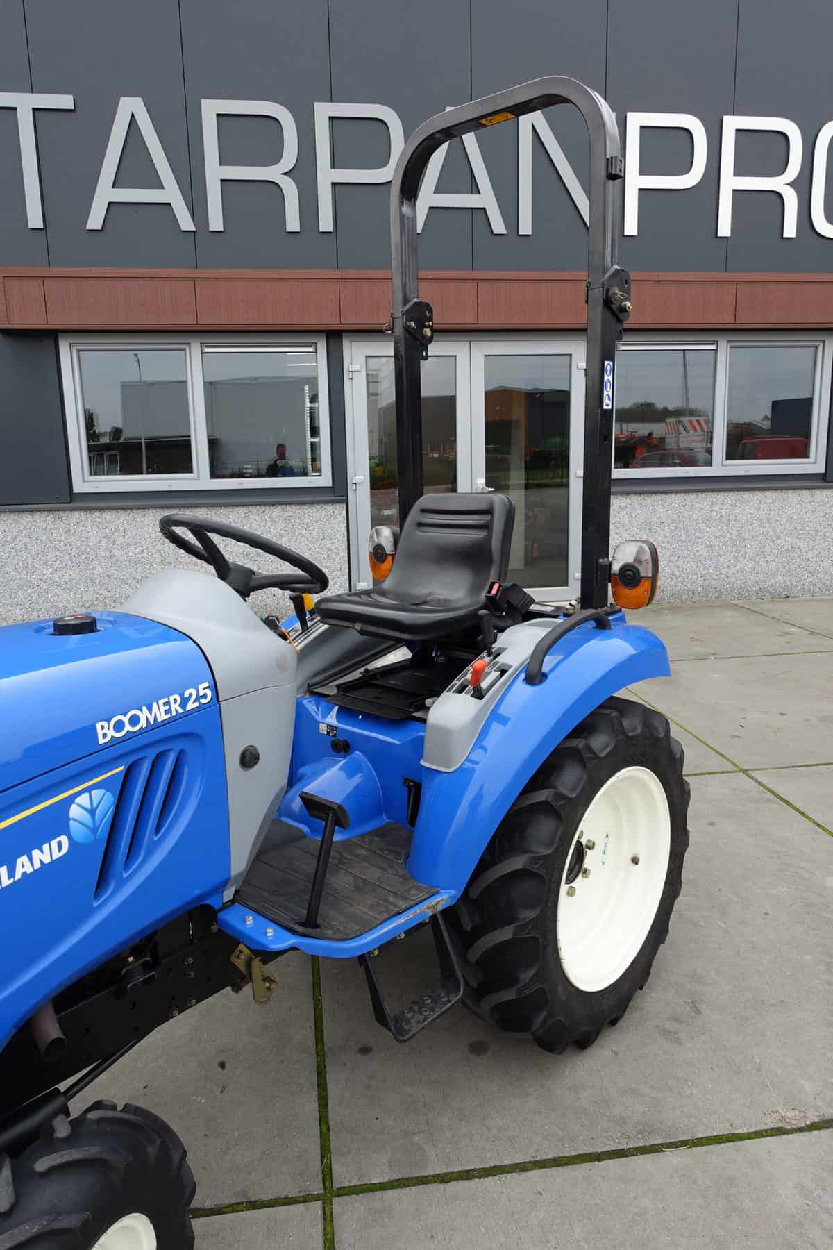 New Holland Boomer 25 • VM Service