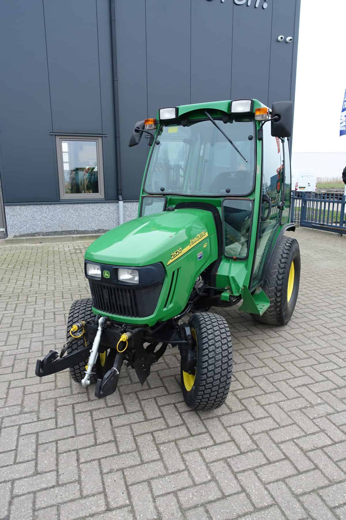 John Deere 2520 4wd HST • VM Service