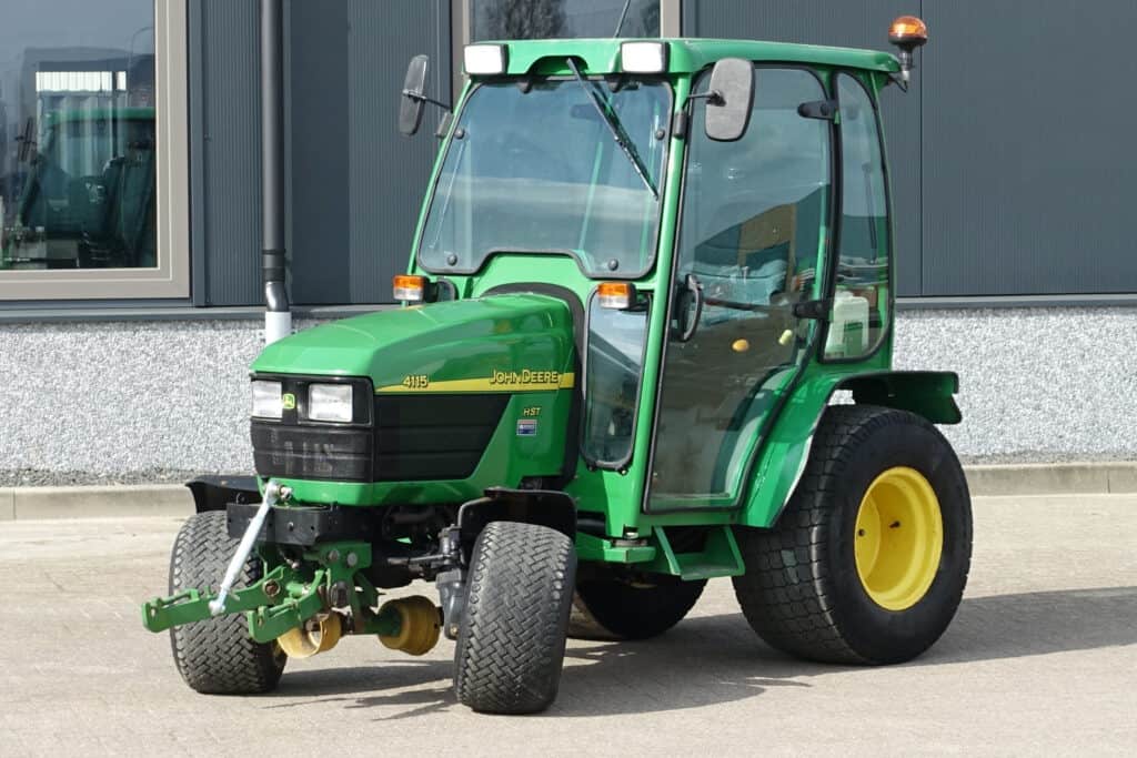 John Deere 4115 4wd HST • VM Service