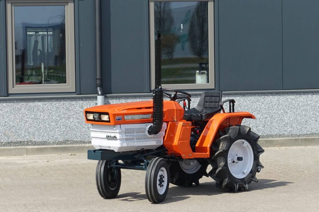 Kubota B1400 2wd • VM Service