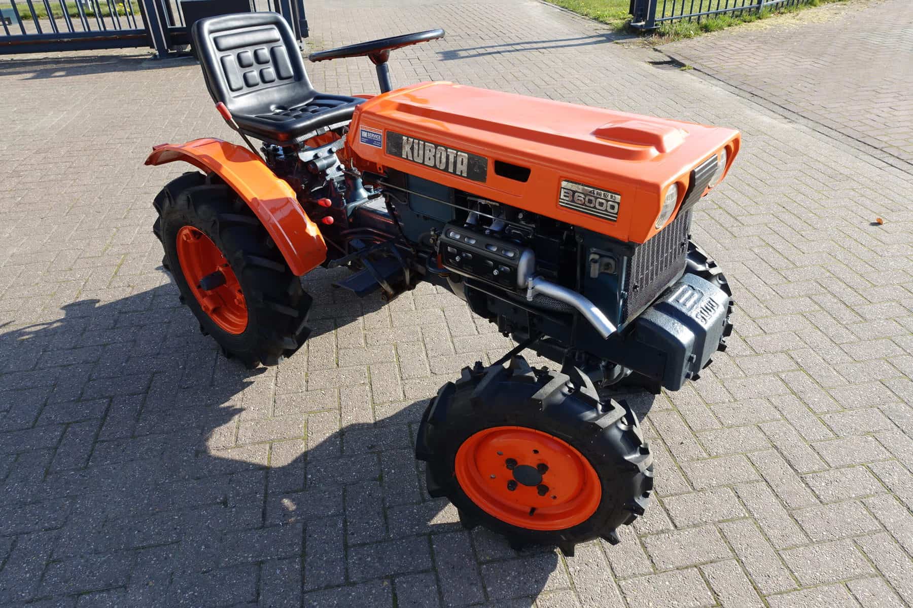 Kubota B6000 4wd • VM Service