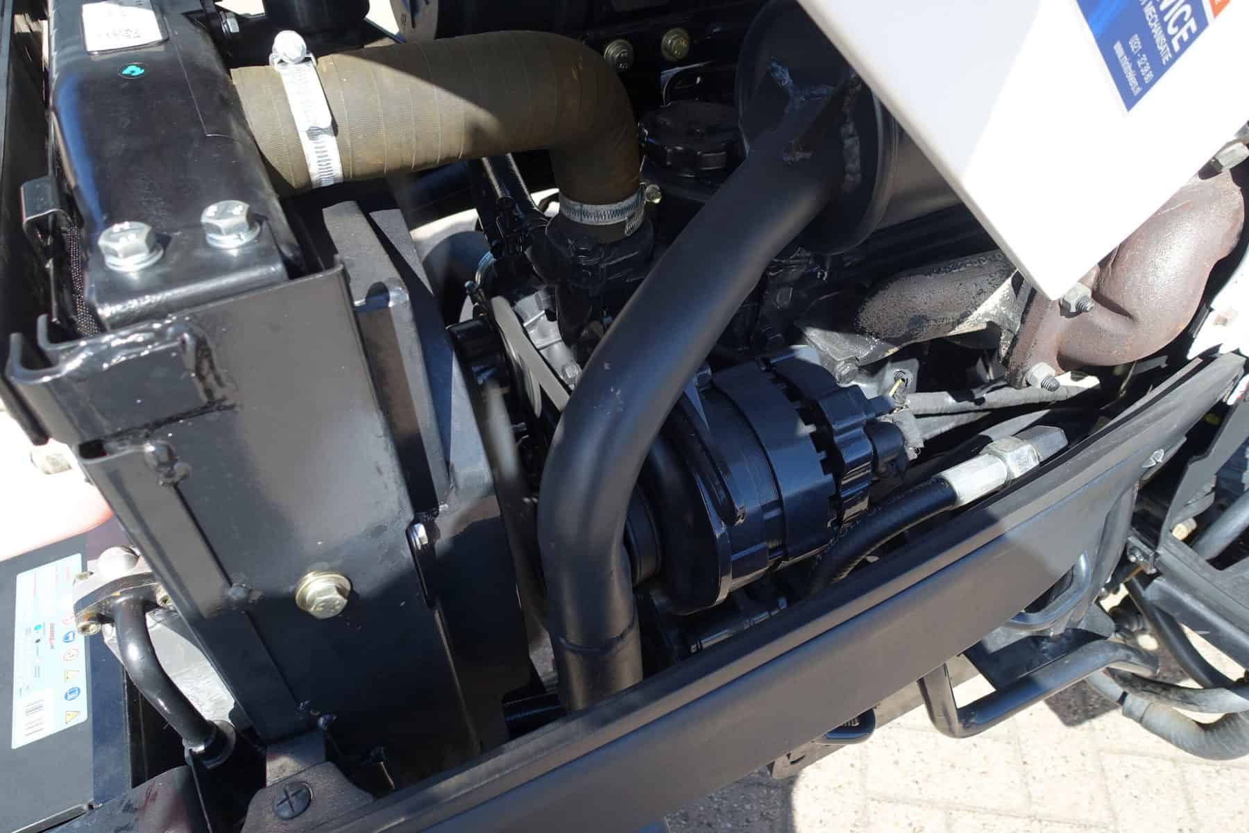 Solis 26 4wd HST • VM Service