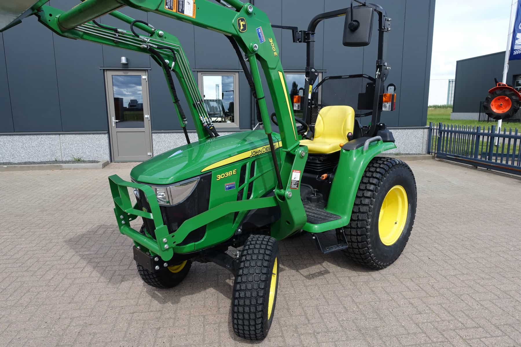 John Deere 3038e 4wd HST • VM Service