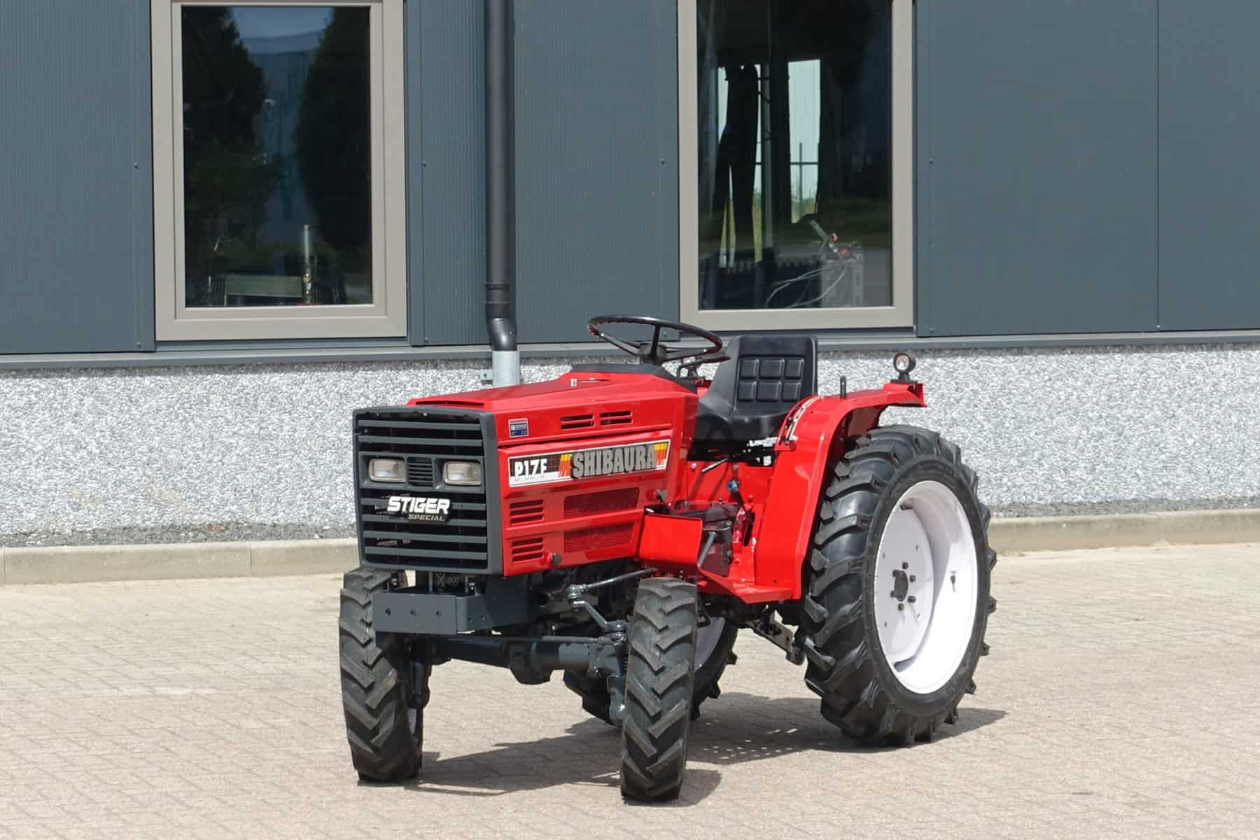 Shibaura P17F 4wd • VM Service