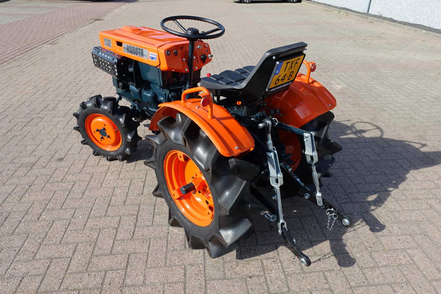 Kubota B7000 4wd • VM Service