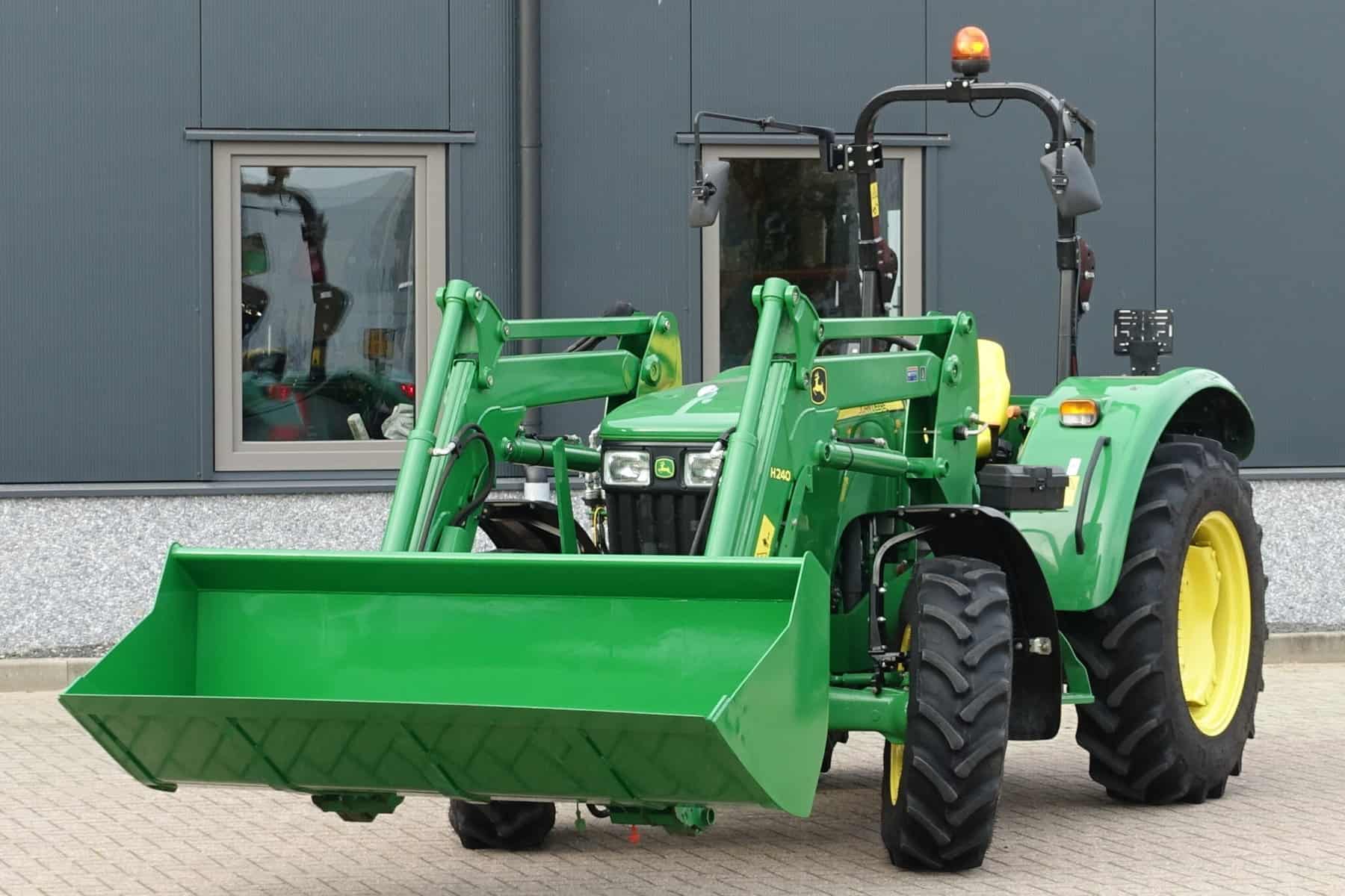 John Deere 5050E 4wd • VM Service