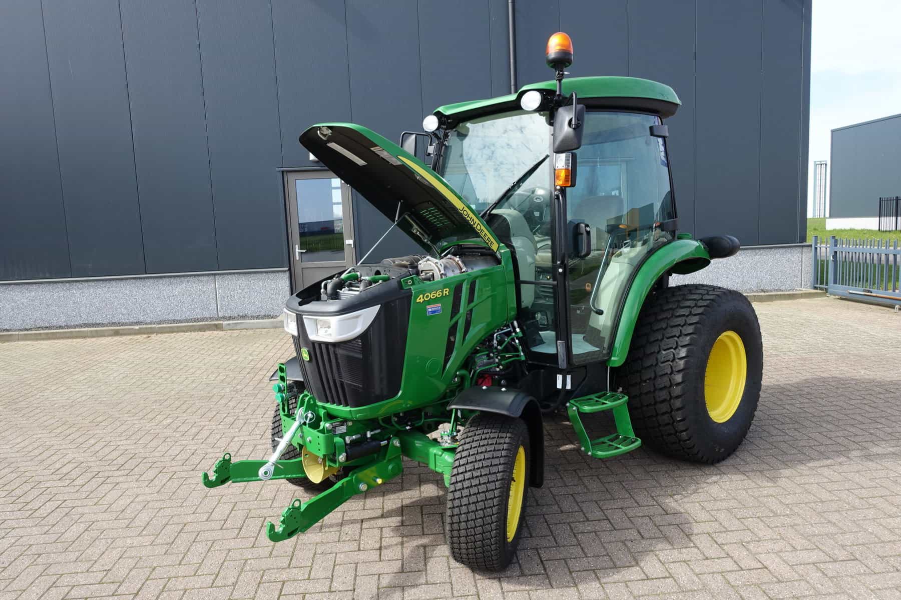 John Deere 4066R 4wd HST • VM Service