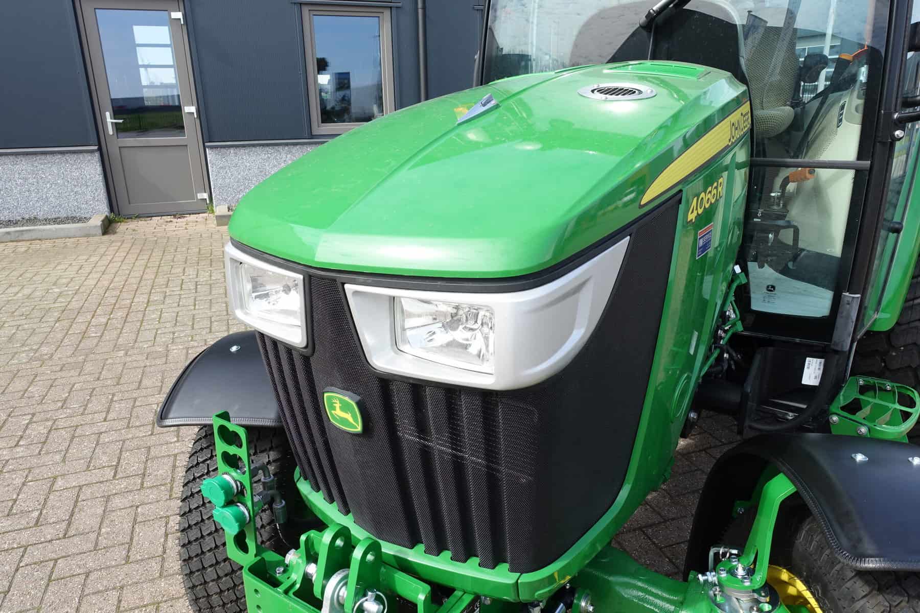 John Deere 4066R 4wd HST • VM Service