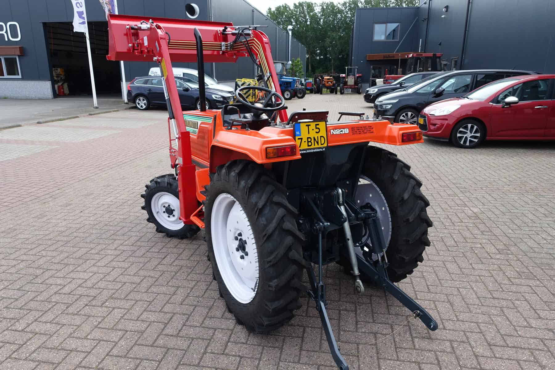 Hinomoto N239 4wd • VM Service