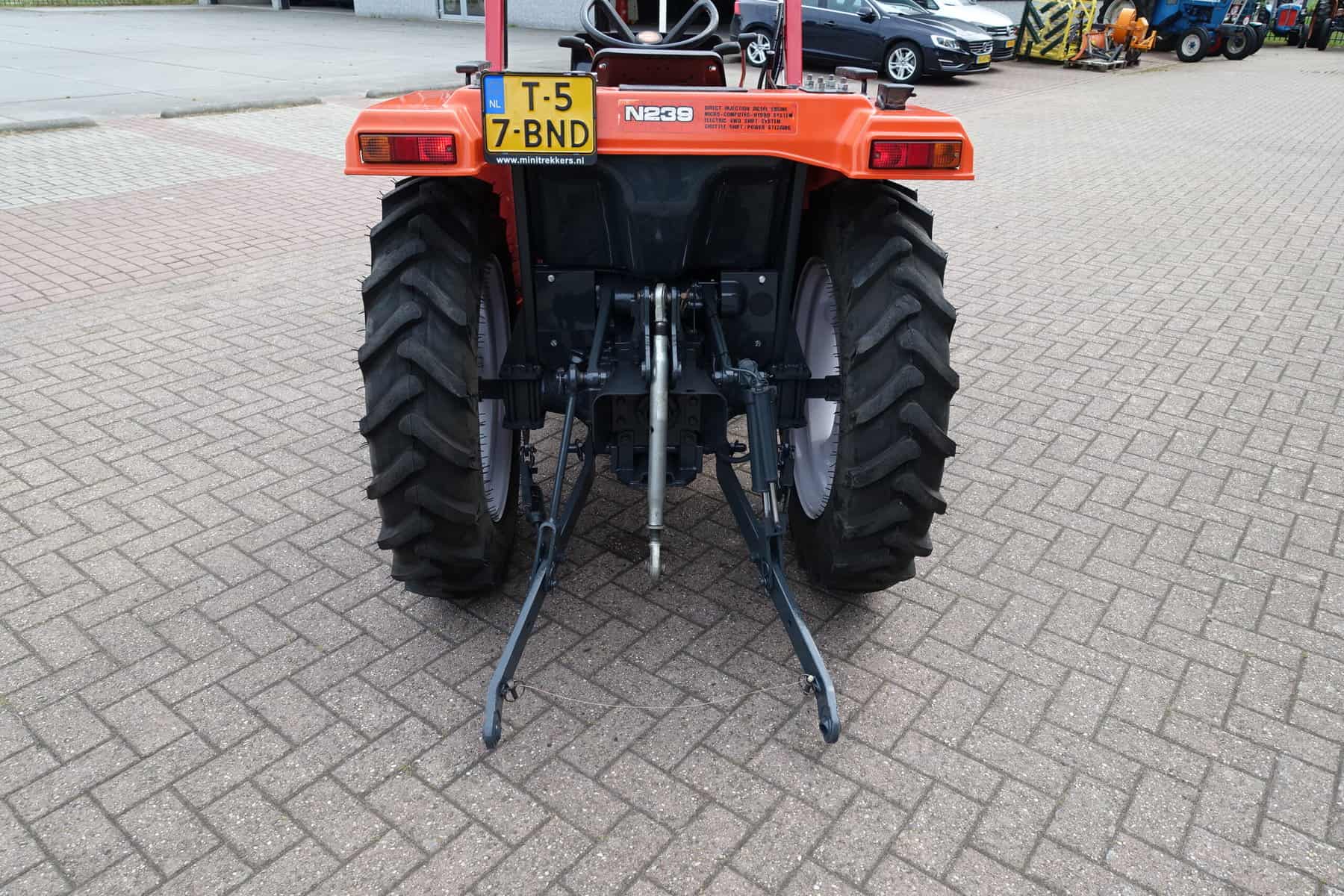 Hinomoto N239 4wd • VM Service