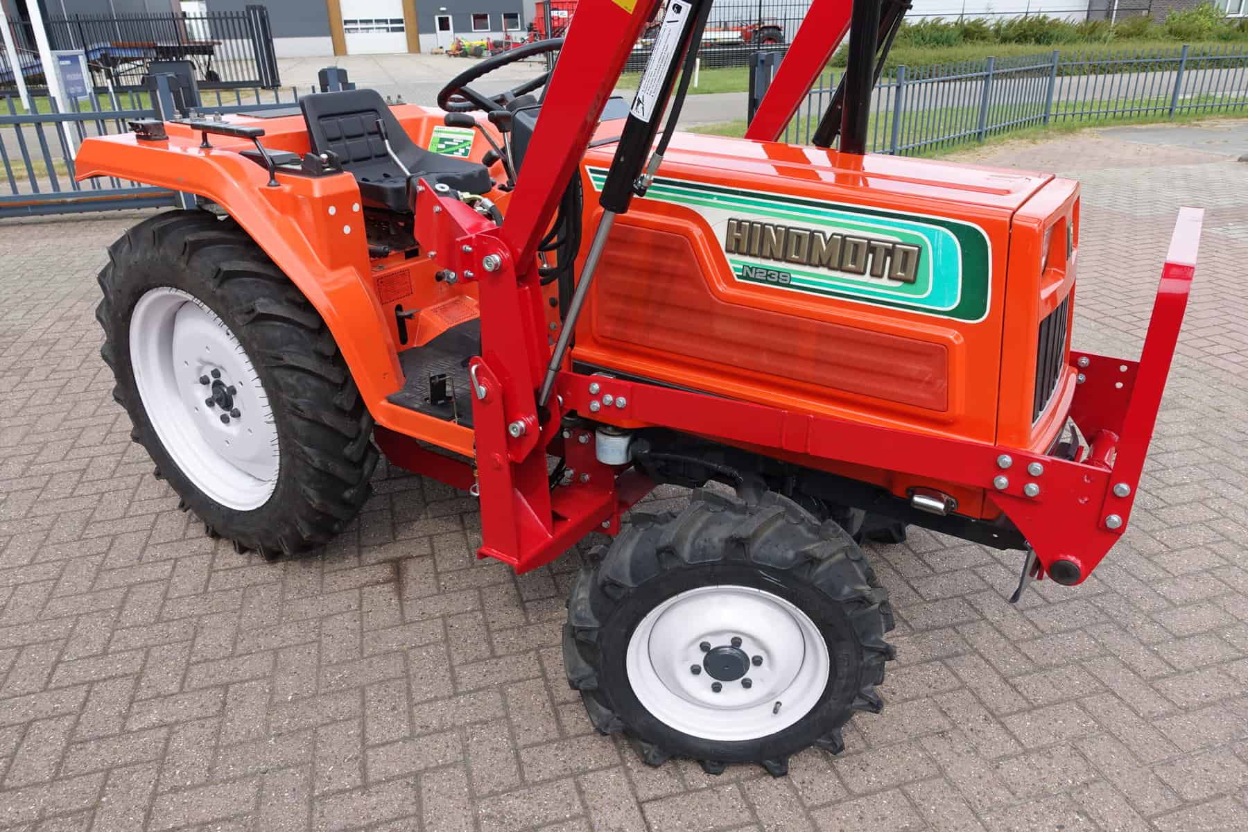 Hinomoto N239 4wd • VM Service