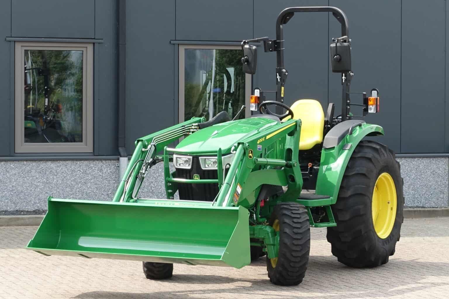 John Deere 4052M 4wd HST • VM Service