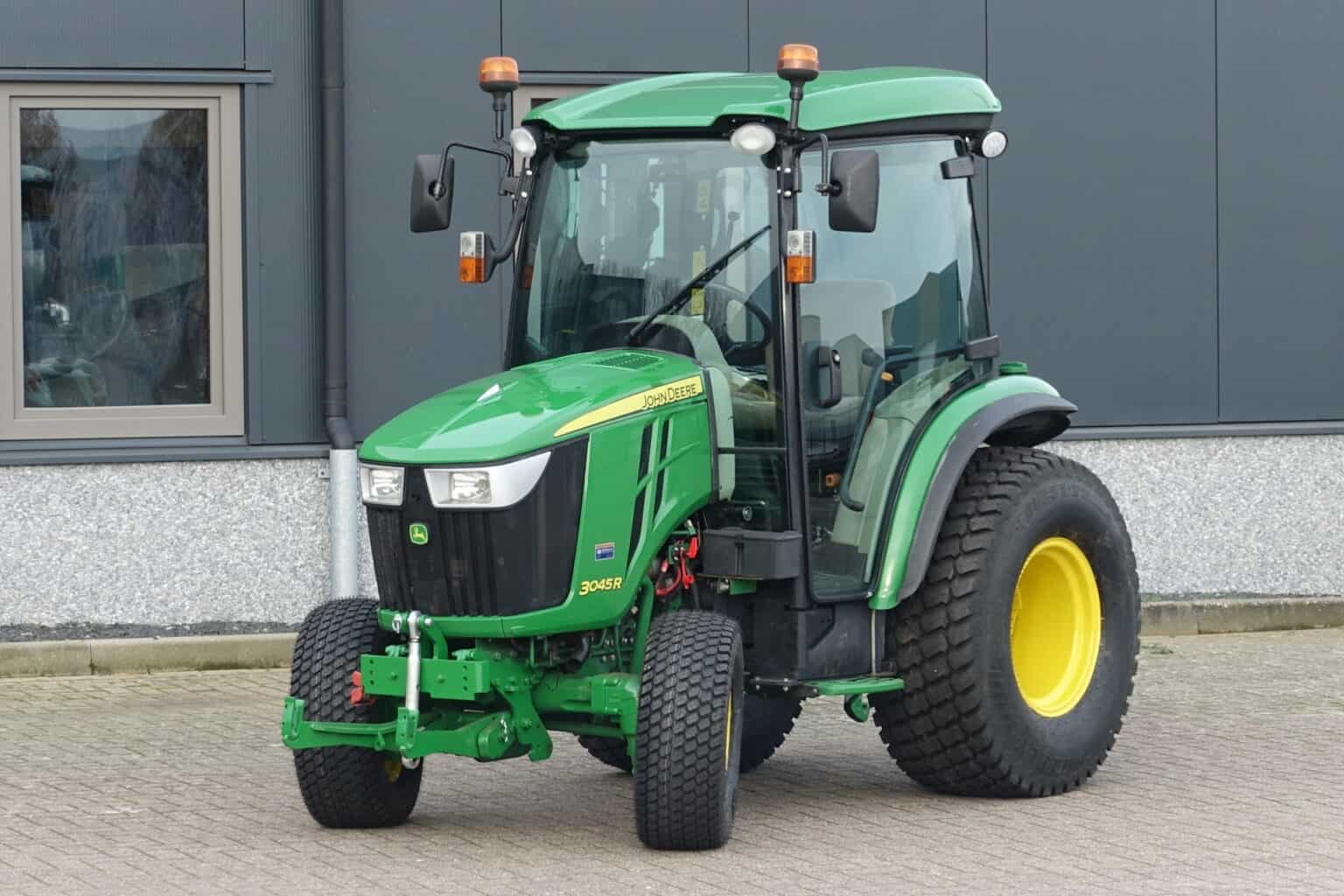 John Deere 3045R 4wd HST • VM Service